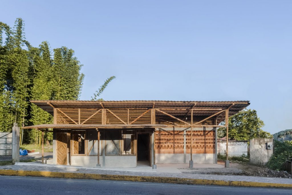 Social Housing II: the Participative House Assembled in One Week ...