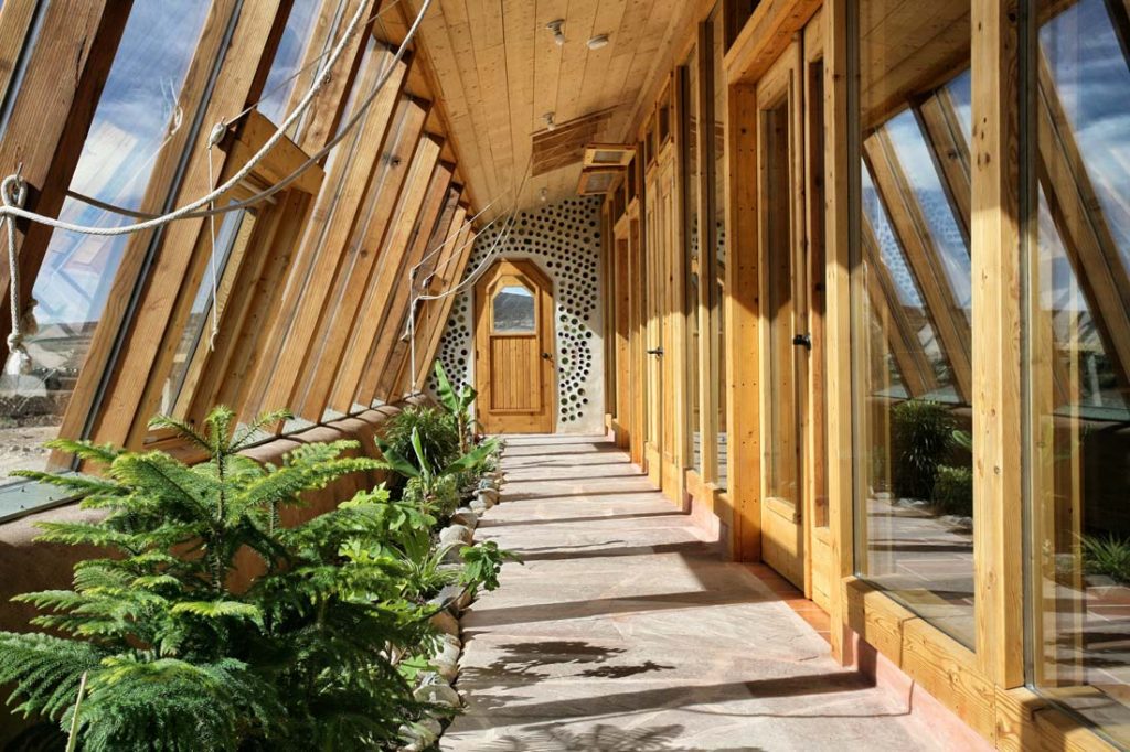 Michael-Reynolds_Earthship_lemuria2 | urbanNext
