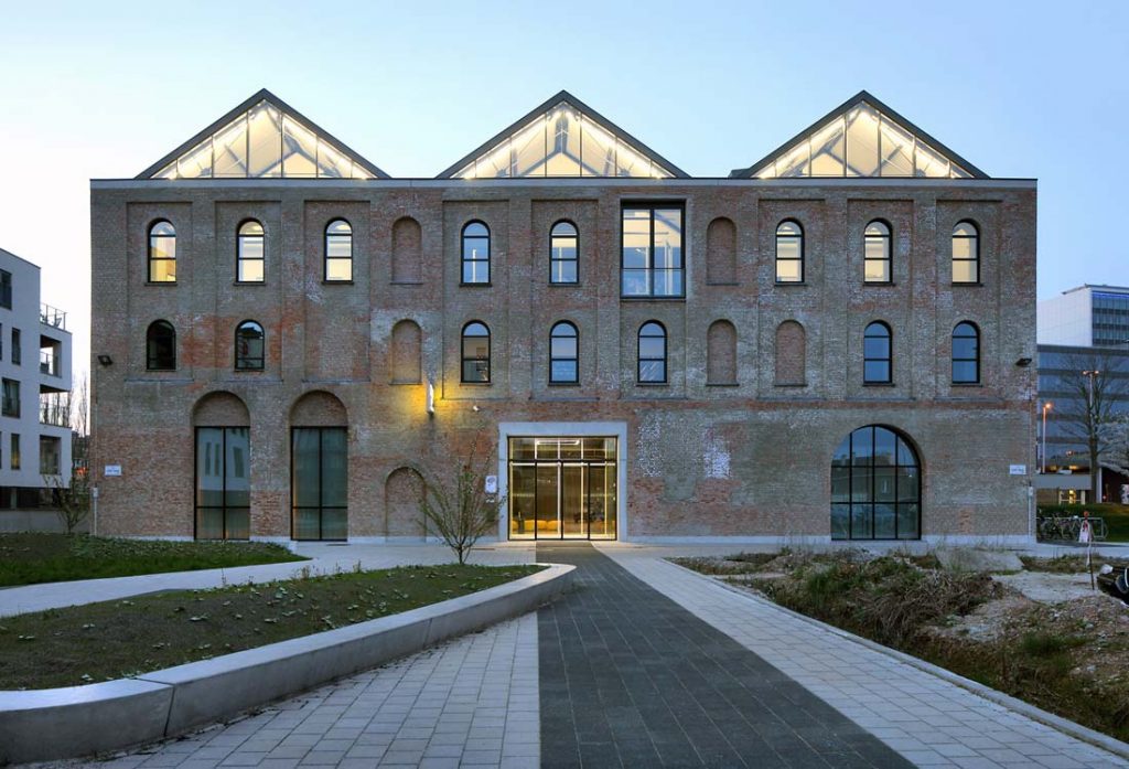 White-Yellow Cross: The Lit Factory – urbanNext