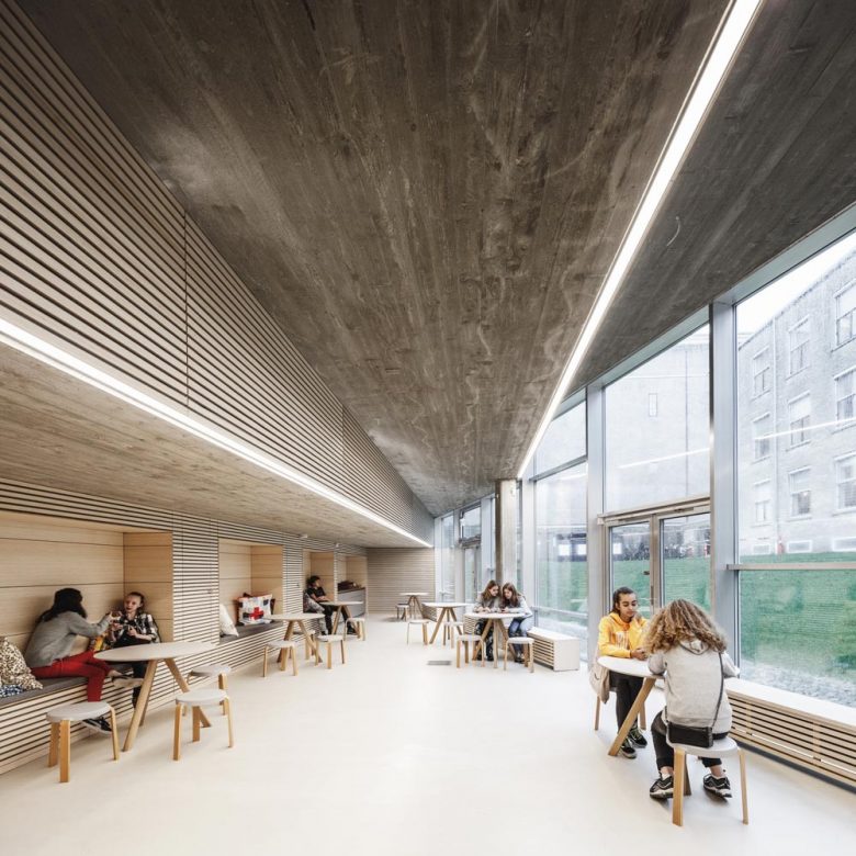 Red Cross Volunteer House: A Meeting Place – urbanNext