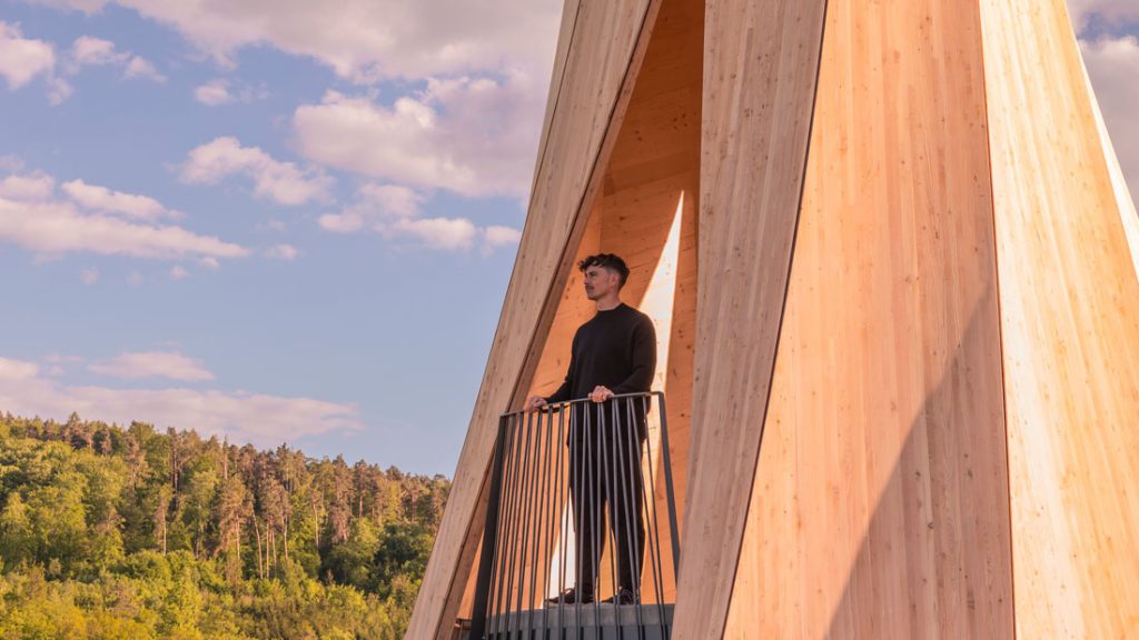 Urbach Tower: Self-shaping Process of Curved Wood Components – urbanNext