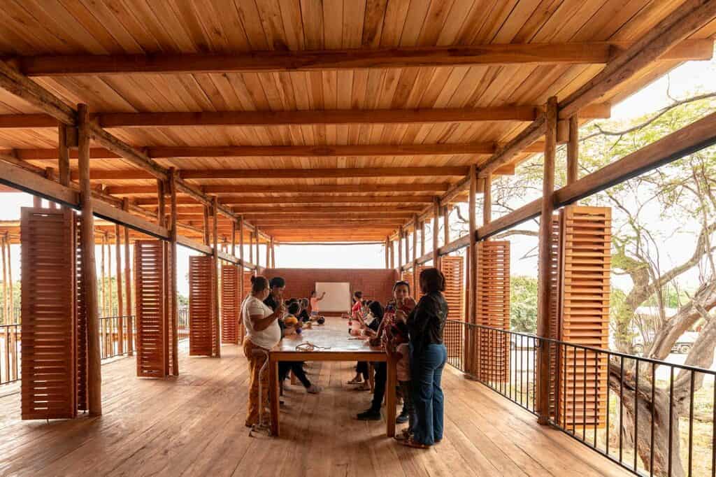 Las Tejedoras: Community Production Center – urbanNext