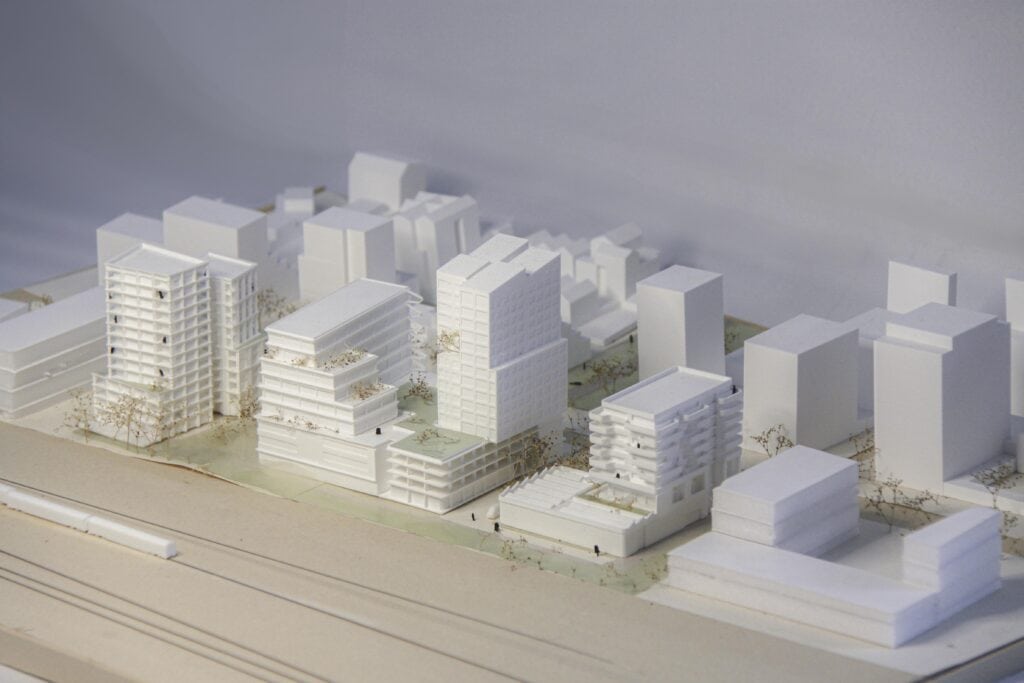 Between River and Rail: The Architecture of ILOT O2 – urbanNext